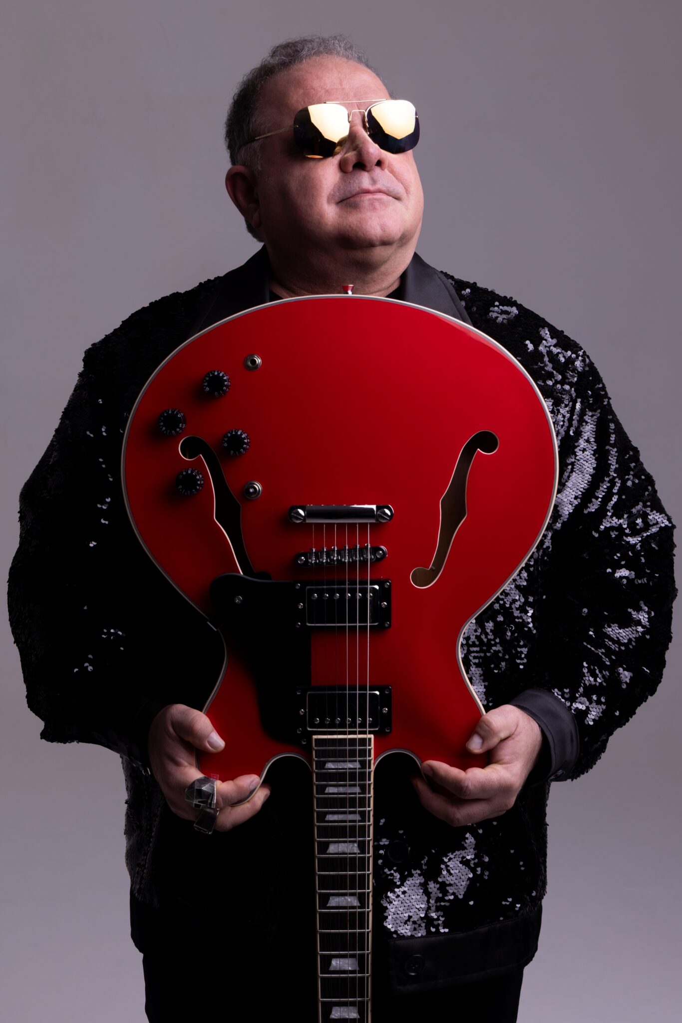 Leo Jaime celebra 40 anos de carreira com show no Qualistage - Marramaque