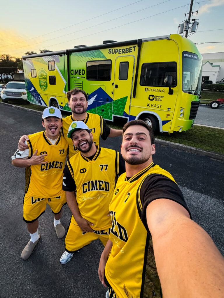 Jon Vlogs dá início ao Copathon, seu maior projeto de live IRL - Marramaque